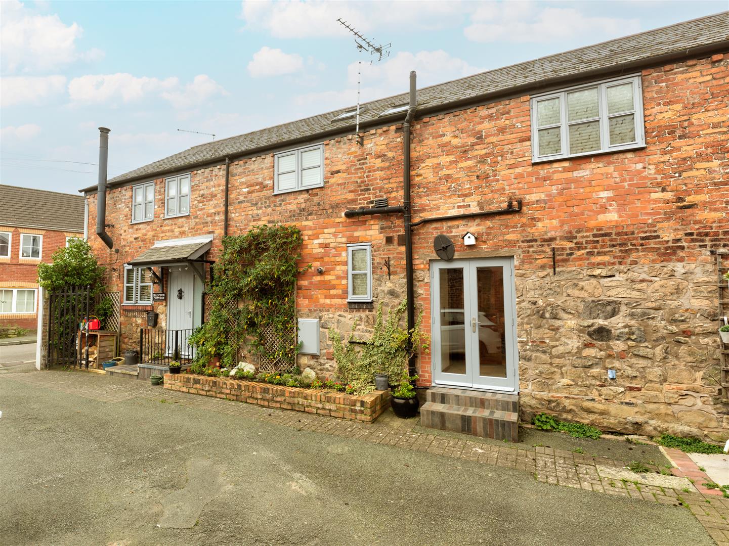 Halcyon Cottage, Oak Street, Oswestry, SY11 1LL | Estate Agents ...